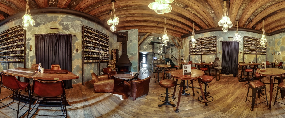 Фотографии — Craft & Kumpel’ Beer Atelier — Львов, пл. Рынок, 18